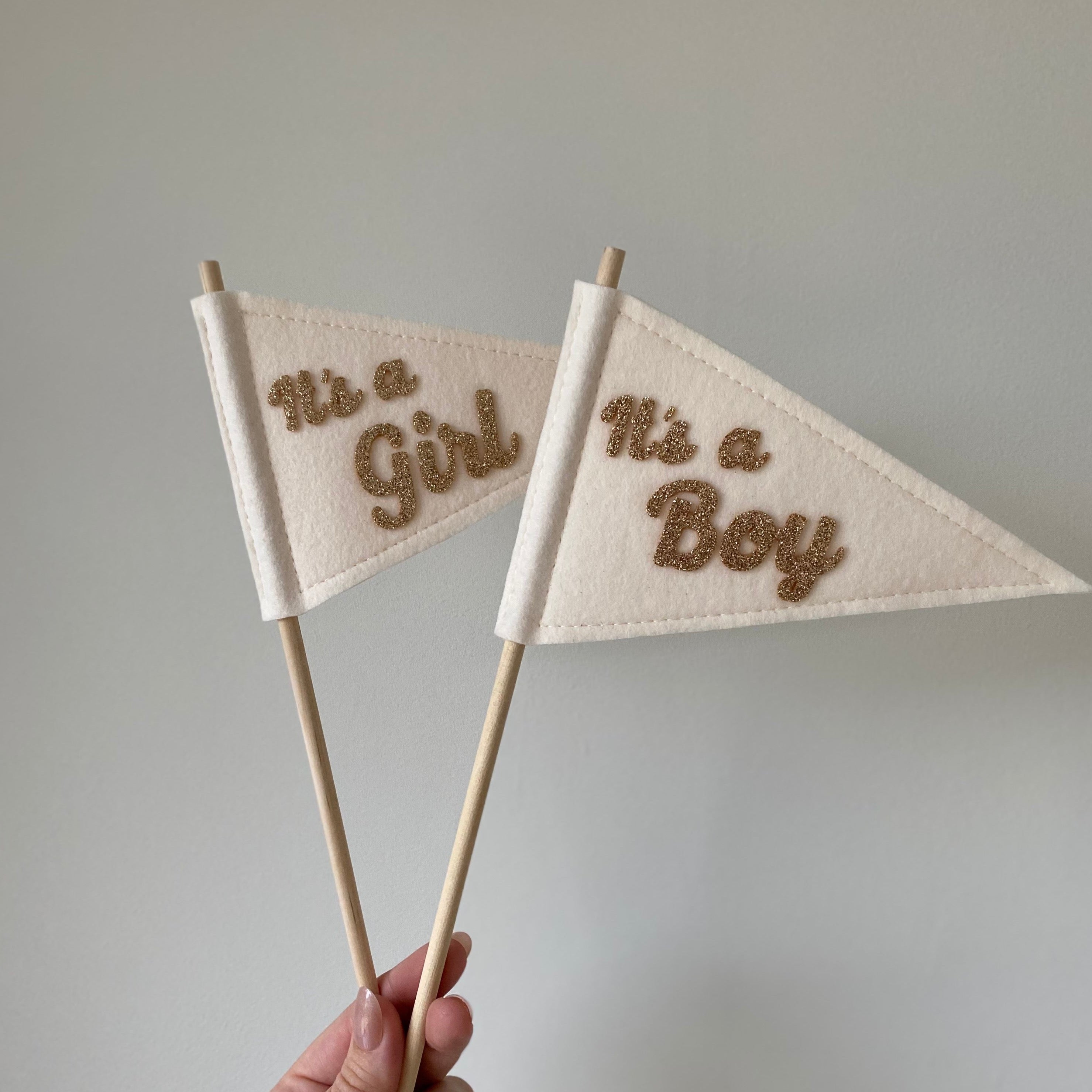 Baby Announcement Flag Set – Arnold & the Caterpillar